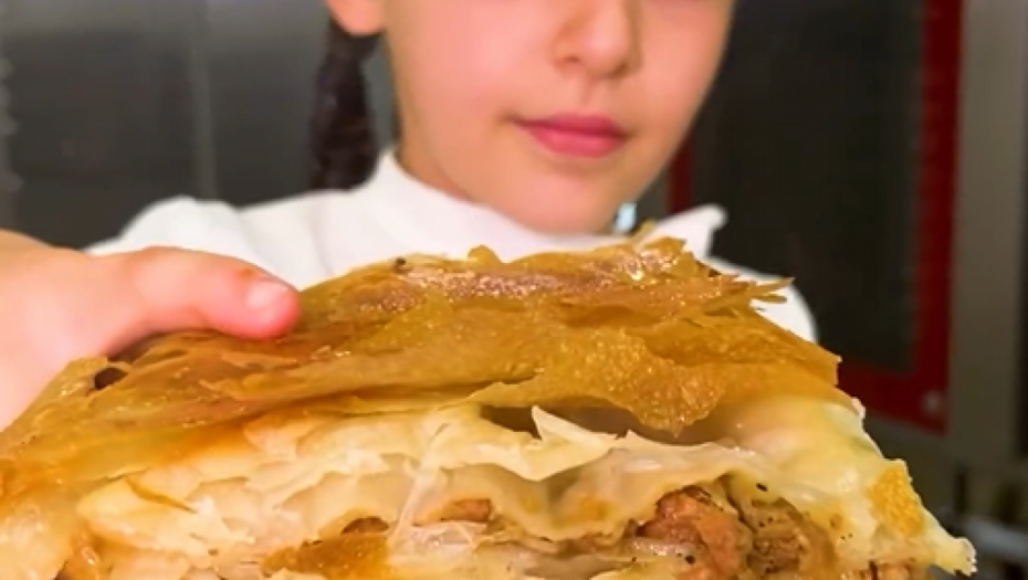 SKOPSKI SPECIJALITET KOJI JE ZADIVIO TURISTE Čudna kombinacija bureka i ...